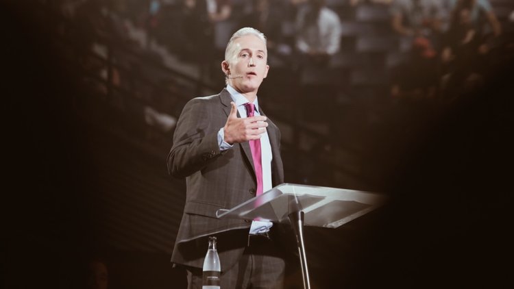 How to Ask Persuasive Questions with Trey Gowdy - Roger Dooley